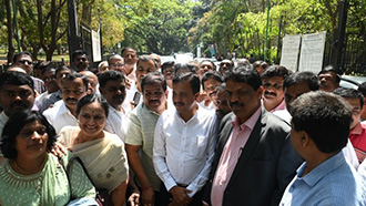 Govt employees in Karnataka withdraw strike after interim relief ...