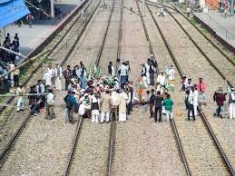 Farmers’ protests: Rail-roko evokes mixed response in Karnataka ...