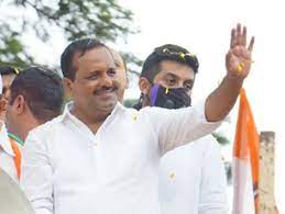 U T Khader, Syed Naseer, N A Haris other Congress leader meet Karnataka ...