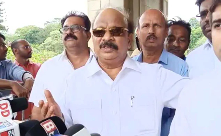 IMA scam: CBI raids former minister Roshan Baig's house in Bengaluru | coastaldigest.com - The ...